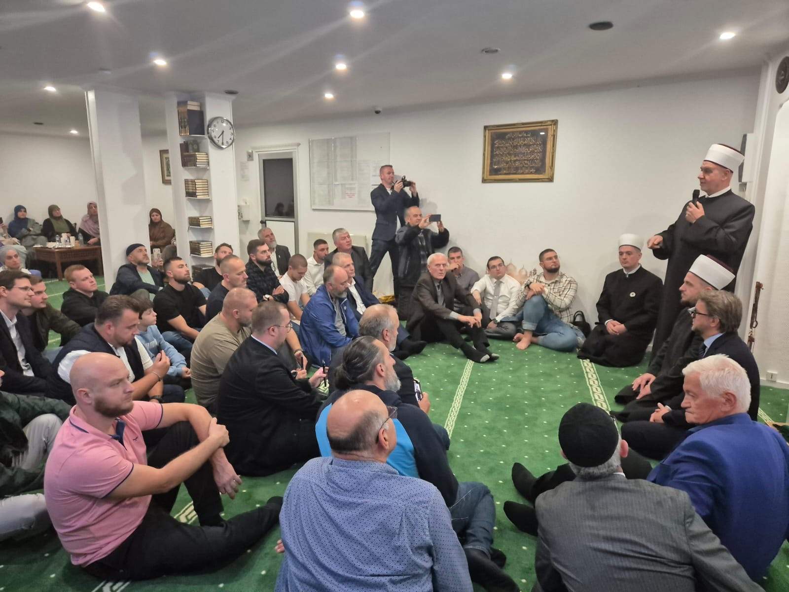 Reisul-ulema posjetio džemat Pariz | Preporod.info Reisul-ulema posjetio džemat Pariz | Preporod.info